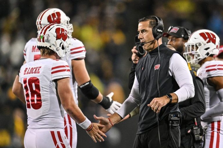 Wisconsin football record: USA TODAY makes predictions for Badgers in 2025