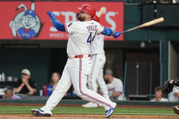 Rowdy Tellez is back in MLB, and the Brewers are about to face him