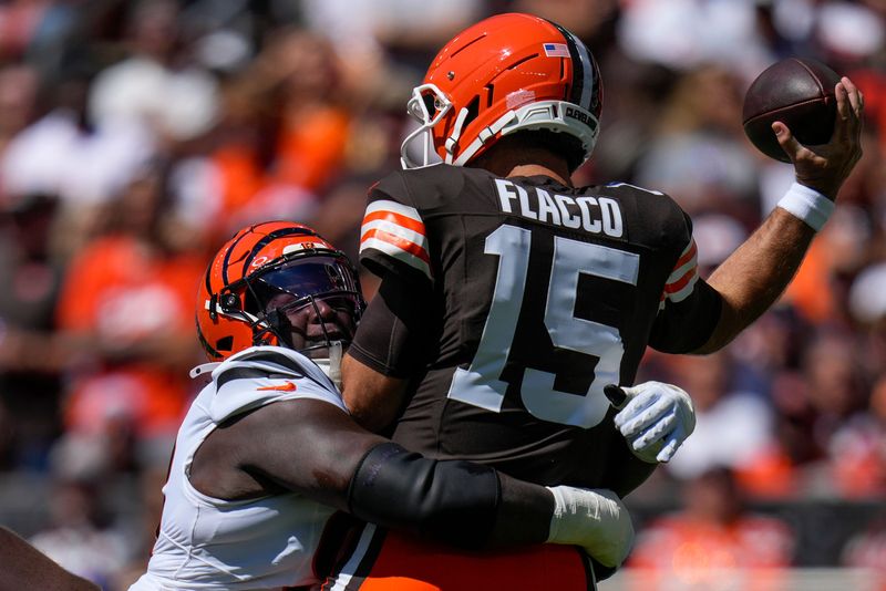 How are ex-Packers like Davante Adams, Aaron Jones, Rasul Douglas faring?