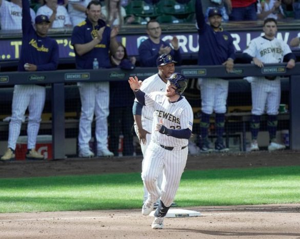 Former Brewers catcher Danny Jansen gets multi-year deal with Rangers