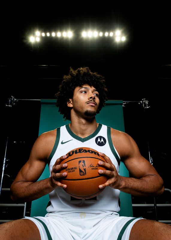 Milwaukee Bucks players offer Minnesota support during ICE activity