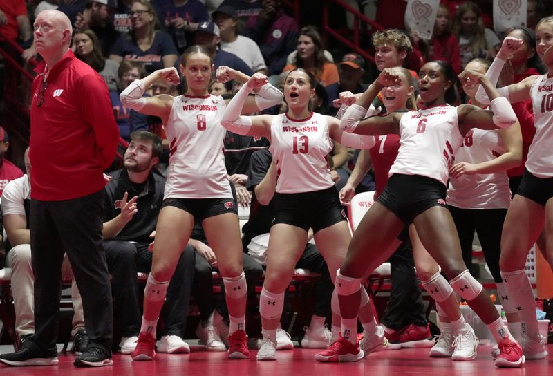 Tosia Serafinowska, Trinity Shadd-Ceres become latest Badgers to enter ...
