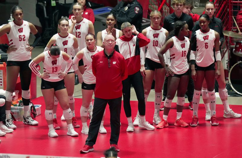 Isabelle Hoppe flips from Pittsburgh to Wisconsin volleyball, fills key ...