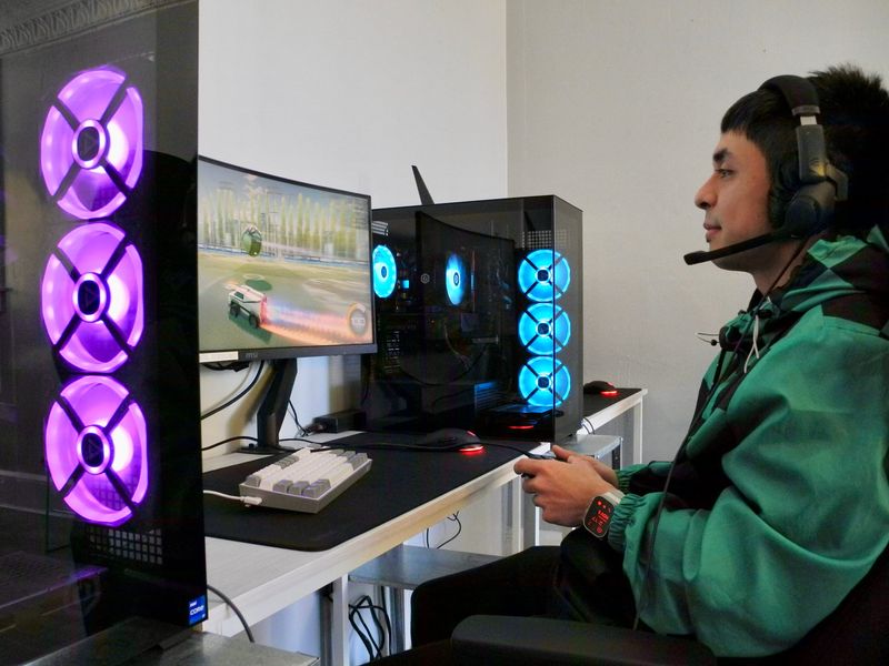 Drop Zone, a new e-sports lounge, has dropped into South Milwaukee ...