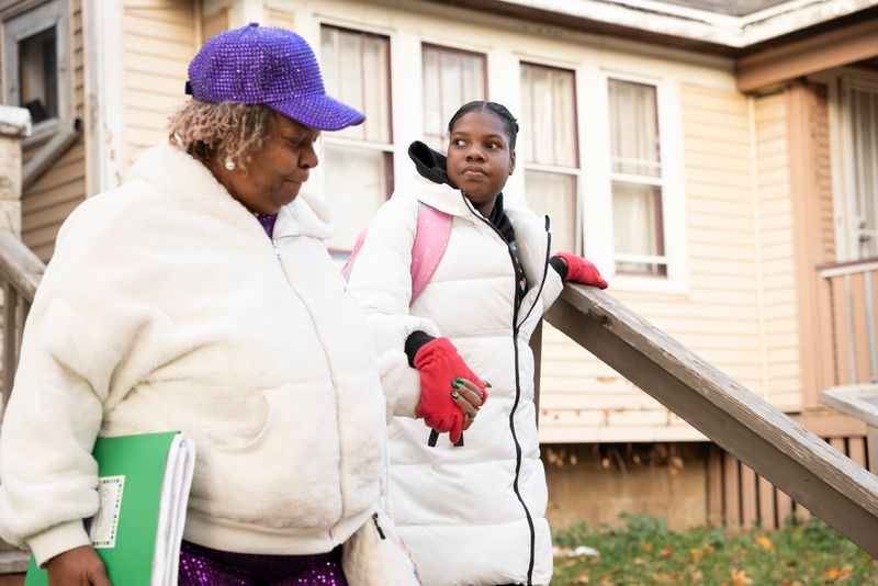 Former MPS paraprofessional pleads not guilty to student battery