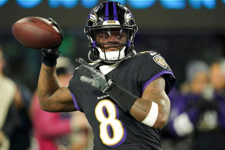 Is Lamar Jackson playing vs Packers? Ravens quarterback injury update