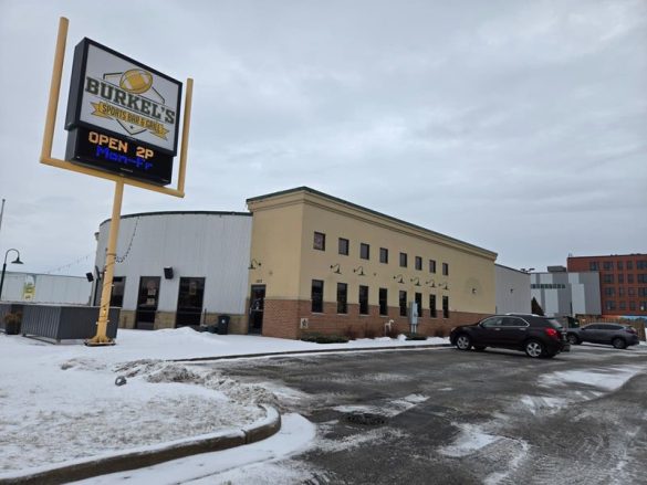 Green Bay sports bar reopens after sale delayed | Streetwise