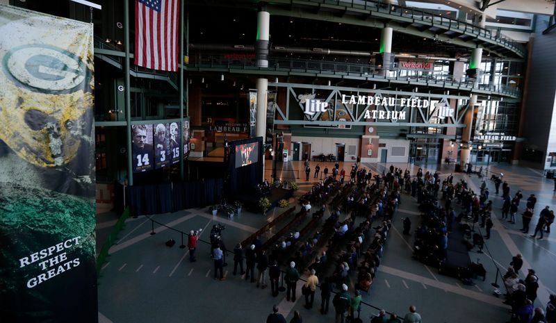 At Lambeau, family and Packers fans honor Bob Harlan's legacy, impact