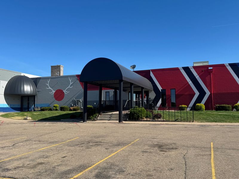 Longtime Menasha bowling alley has permanently closed | The Buzz