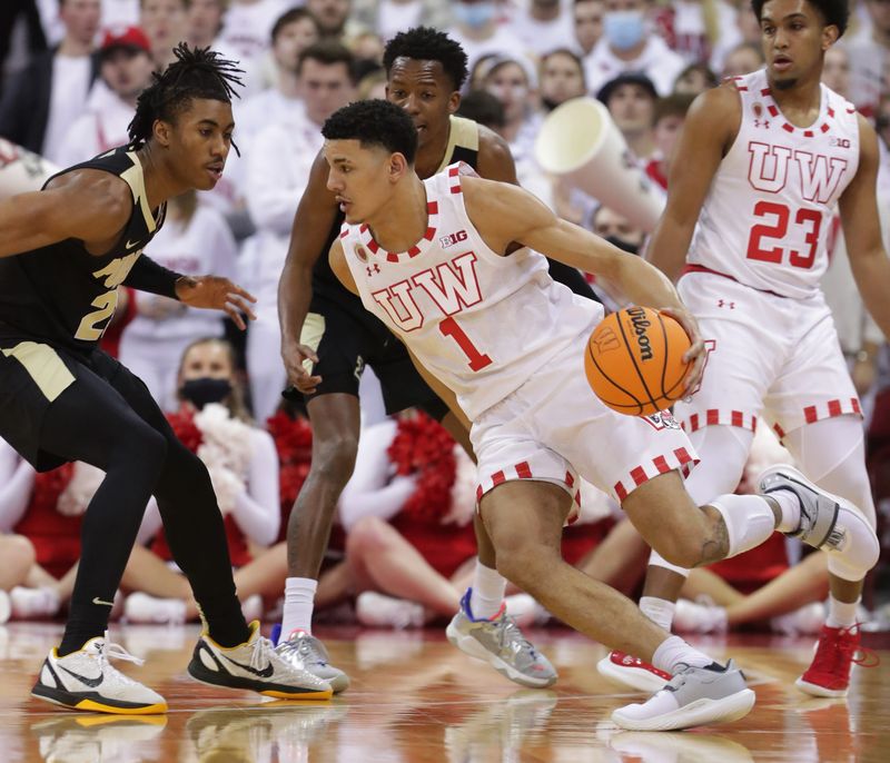 Former UW star Johnny Davis acquired by Milwaukee Bucks' G League ...